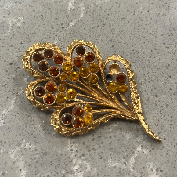 Coro | Jewelry | Vintage Coro Brooch | Poshmark